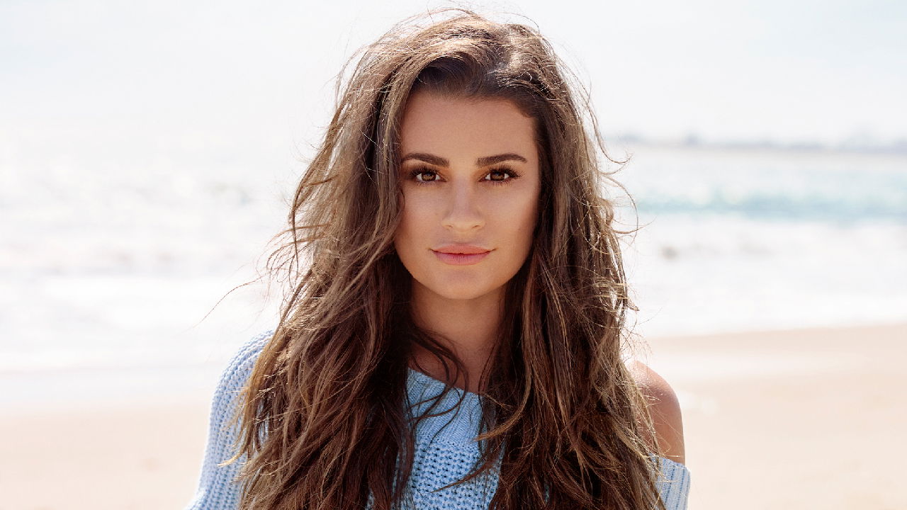 Photo Lea Michele Nue Dans Son Lit