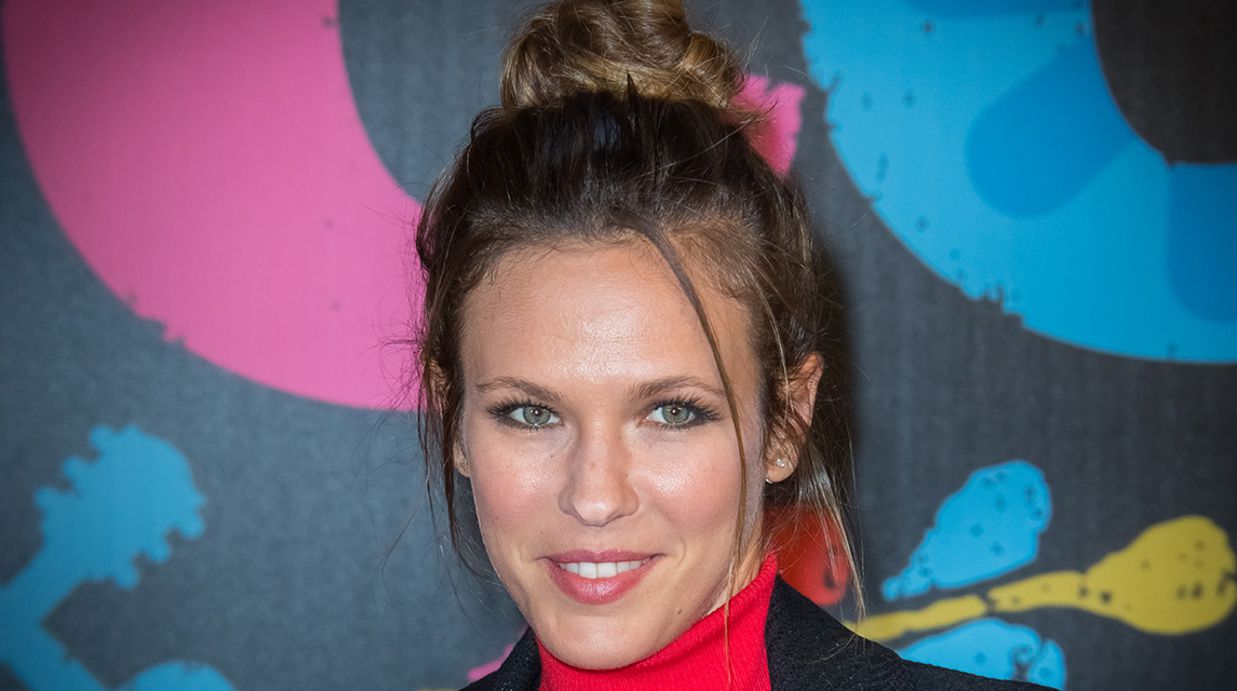 Lorie se dévoile à la sortie de la douche