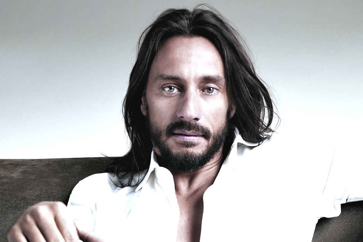 Bob Sinclar nu sur Instagram : Le cliché qui enflamme la toile