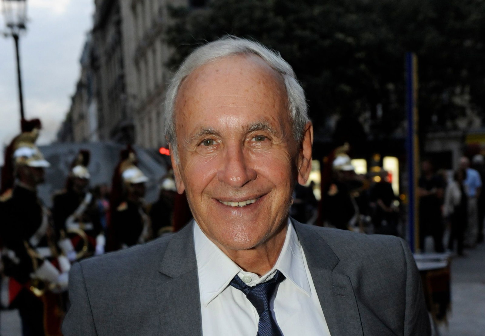 Patrice Laffont : Depuis 25 ans, l'animateur préfère rester loin de ...