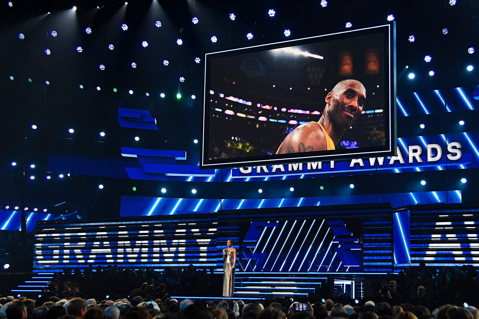 Mort de Kobe Bryant : Le poignant hommage d’Alicia Keys lors des Grammy ...