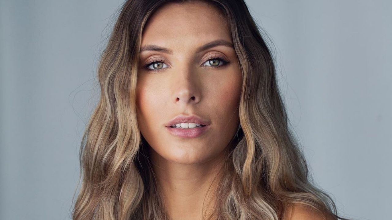 Camille Cerf : Vergetures, cellulite... L'ancienne Miss France assume ...