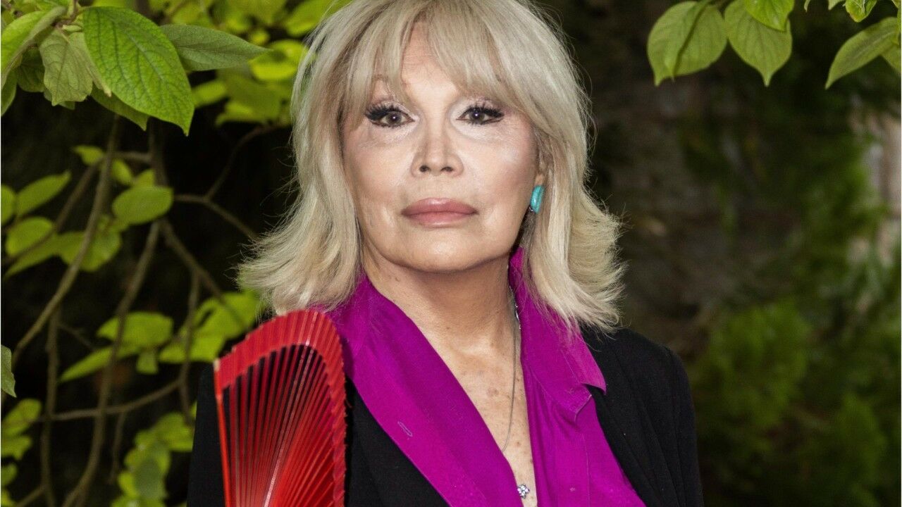 Amanda Lear révèle son fantasme secret... et vous allez être ...
