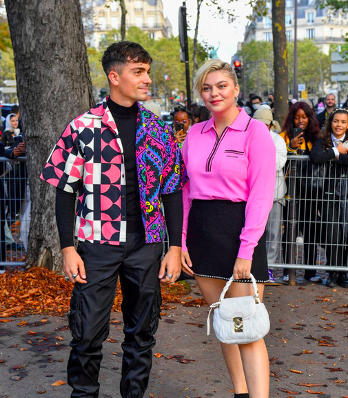 Louane : Divine au bras de son compagnon Florian Rossi lors du défilé ...