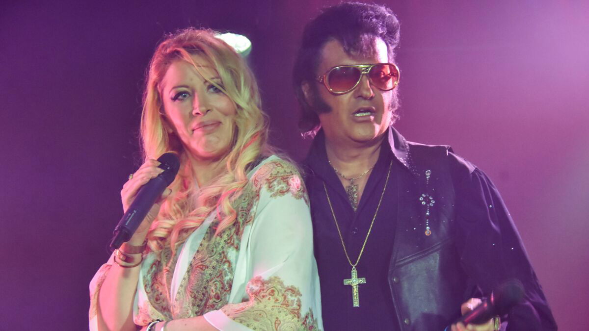 Loana et Eryl Prayer inséparables : les deux amis en couple