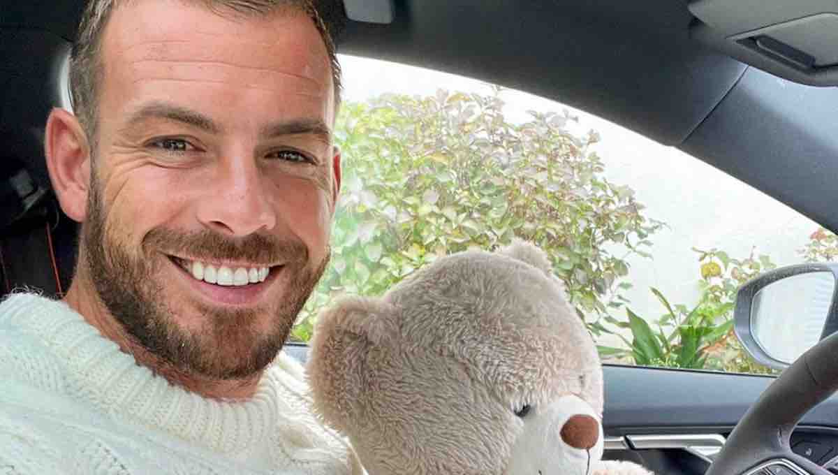 Julien Bert : cette vidéo avec Mélanie Dedigama qui rend fous les ...