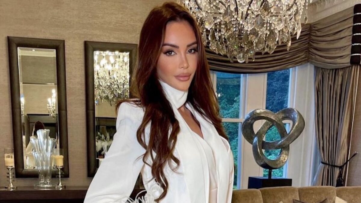 Nabilla Benattia : la bimbo révèle comment elle a retrouvé sa taille de guêpe après son accouchement