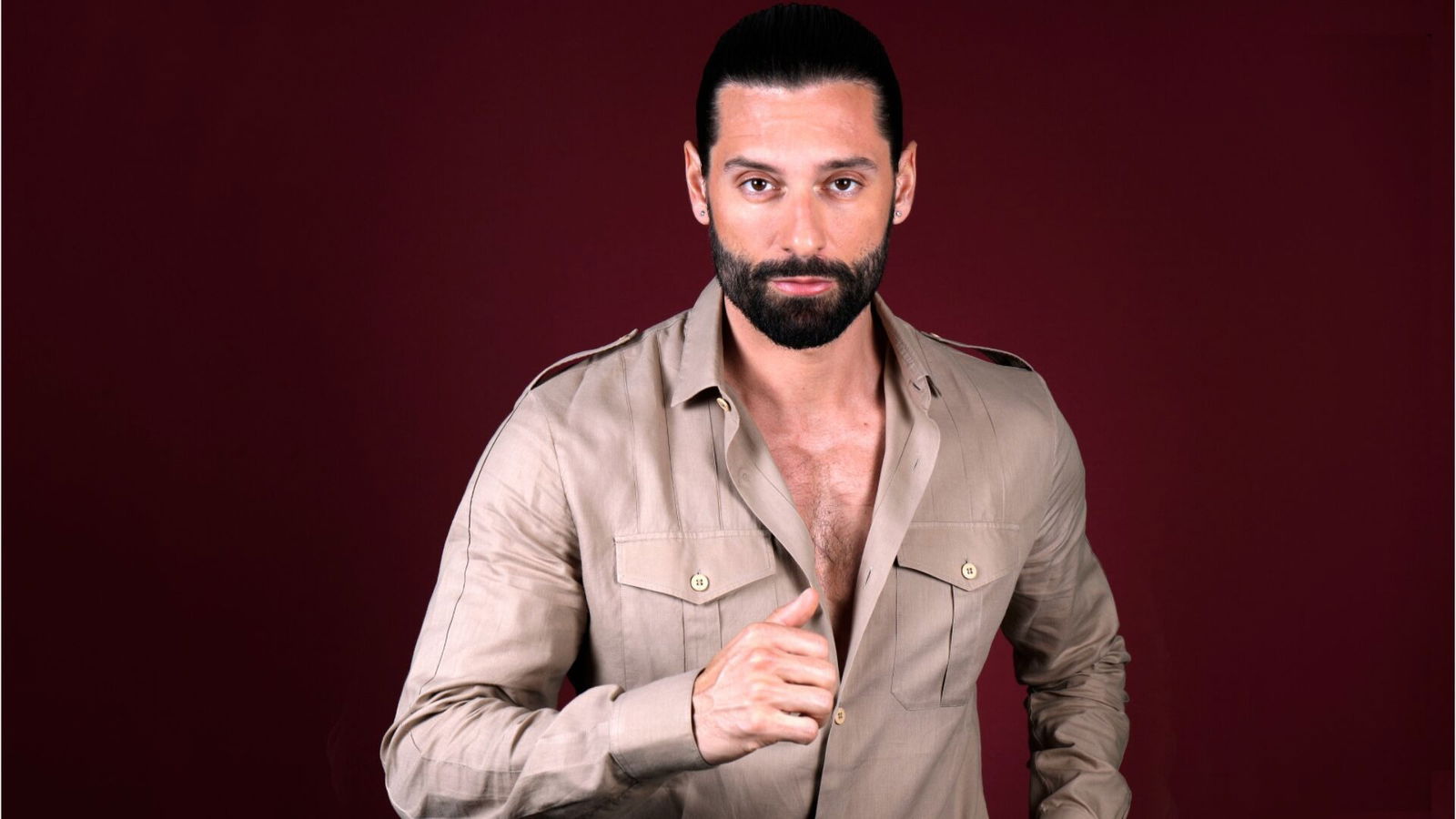 Hugo Manos entièrement nu : le chéri de Laurent Ruquier fait grimper la ...