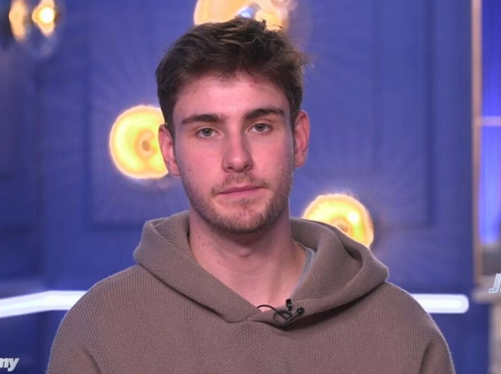 Star Academy : Julien présente ses excuses après avoir fait une fausse ...