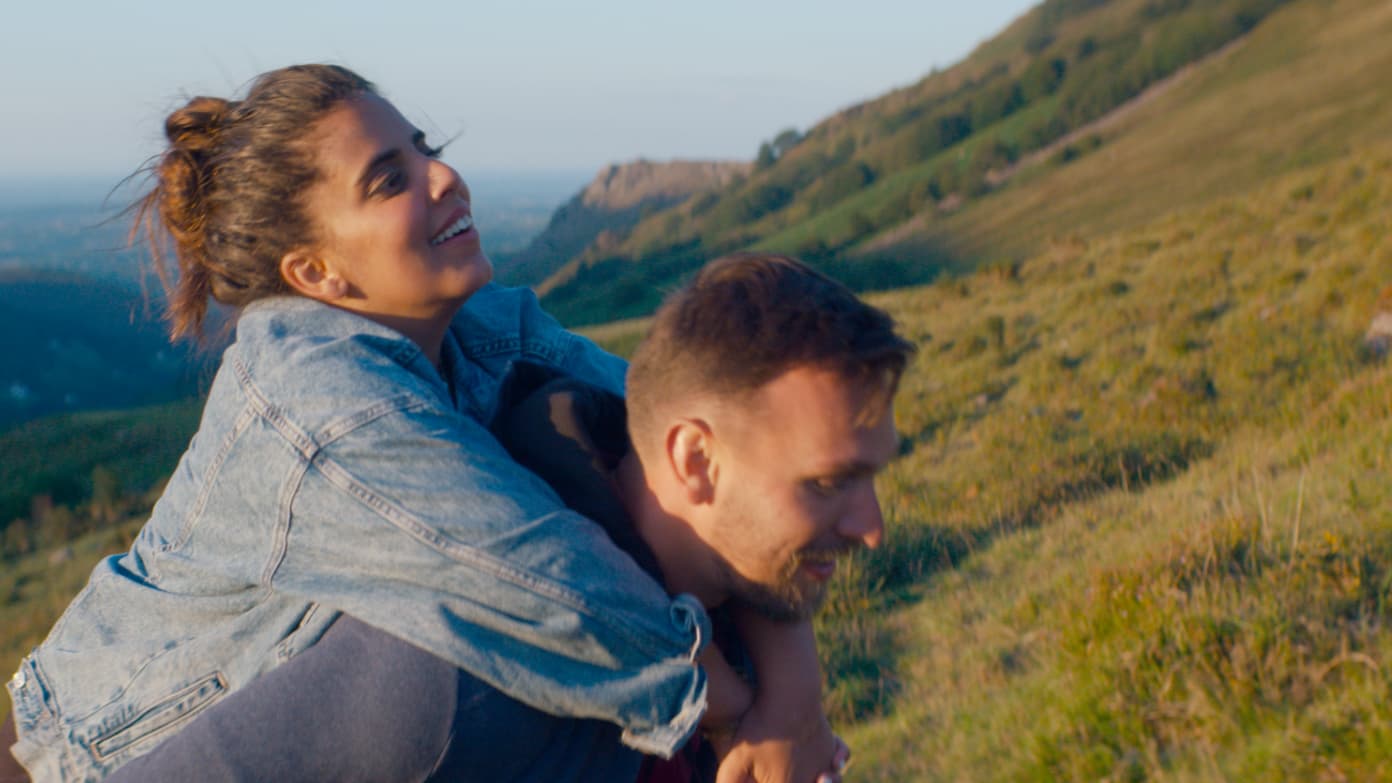 Inès Reg : son ex Kevin Debonne toujours amoureux de l’humoriste ? "J ...