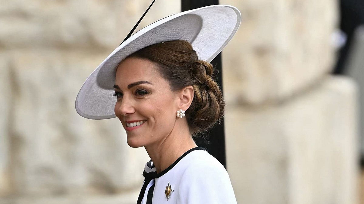 Kate Middleton : ses parents s'affichent aux côtés de William... ce ...