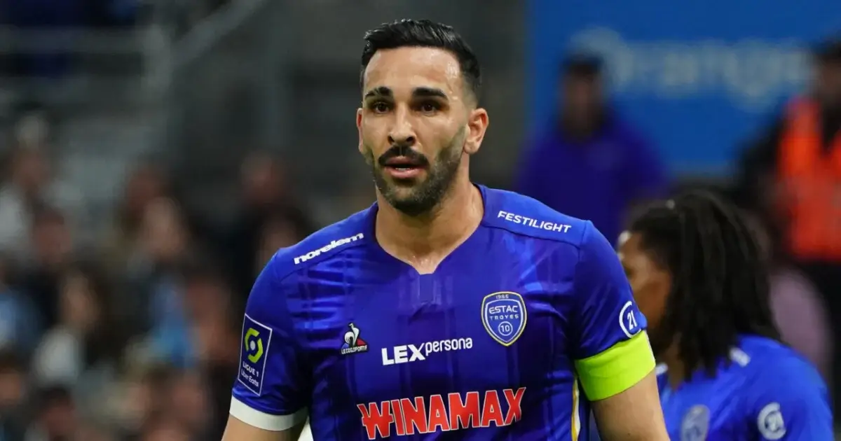 Adil Rami de nouveau en couple avec une candidate de télé-réalité ? "Il ...