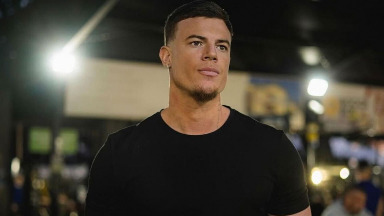 Qui est Adrien Laurent