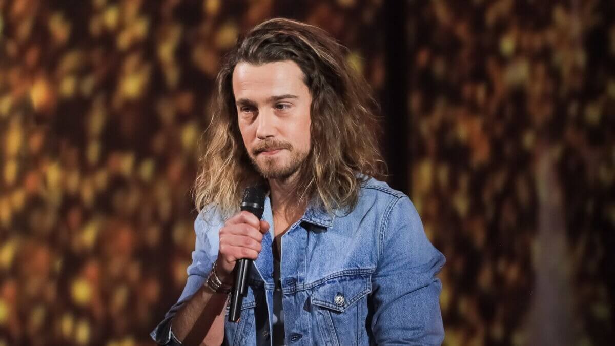 Julien Doré sur le décès de sa maman : "Je pensais que j’étais un fils ...