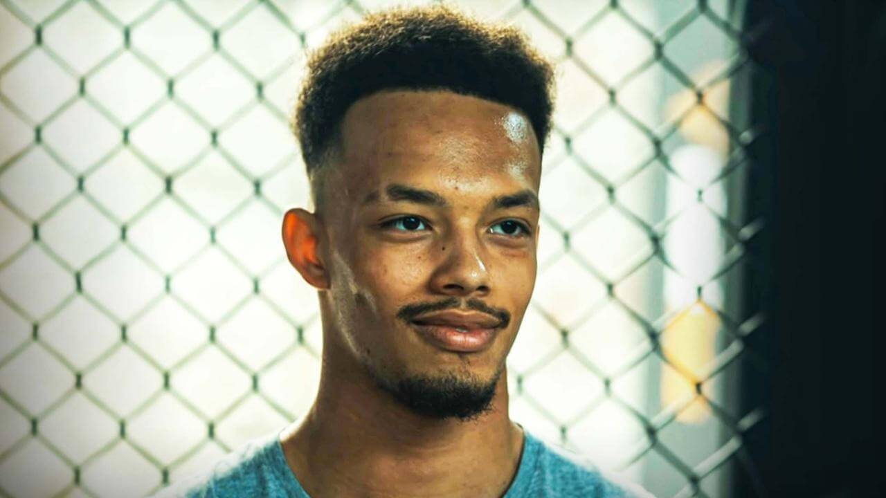 La Cage (Netflix) : la star de la série Melvin Boomer (Taylor) est le ...