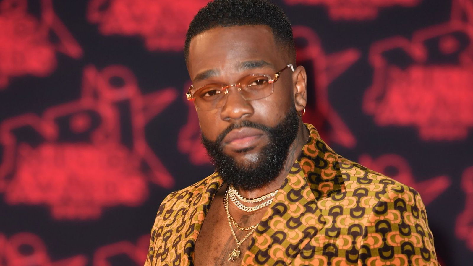 Tayc en concert : une séquence sulfureuse affole la Toile… Booba s’en ...