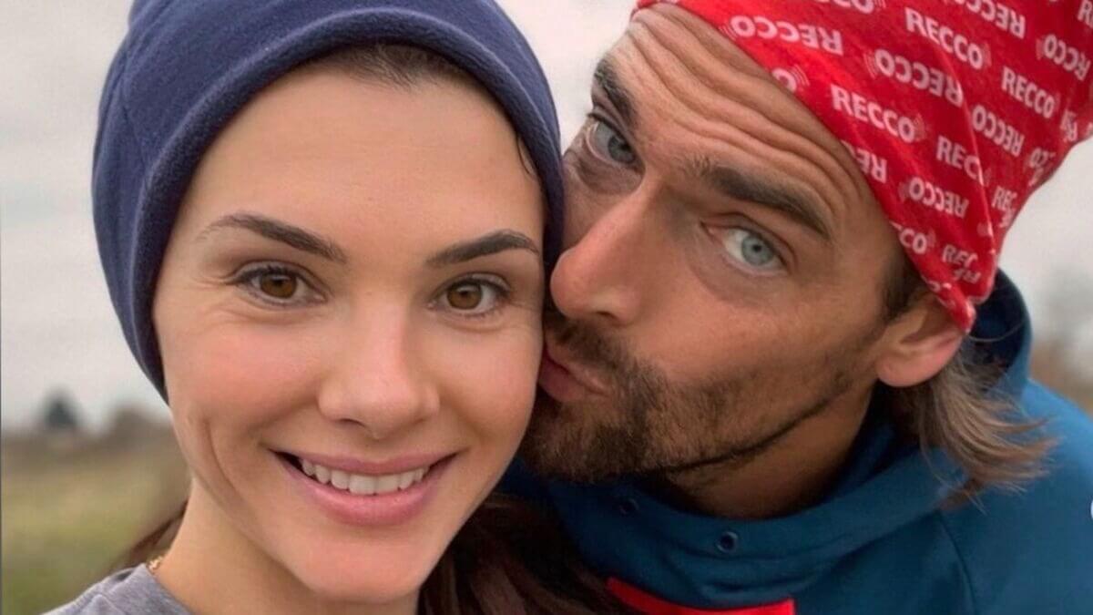 Alice Detollenaere opérée : la compagne de Camille Lacourt donne de ses ...