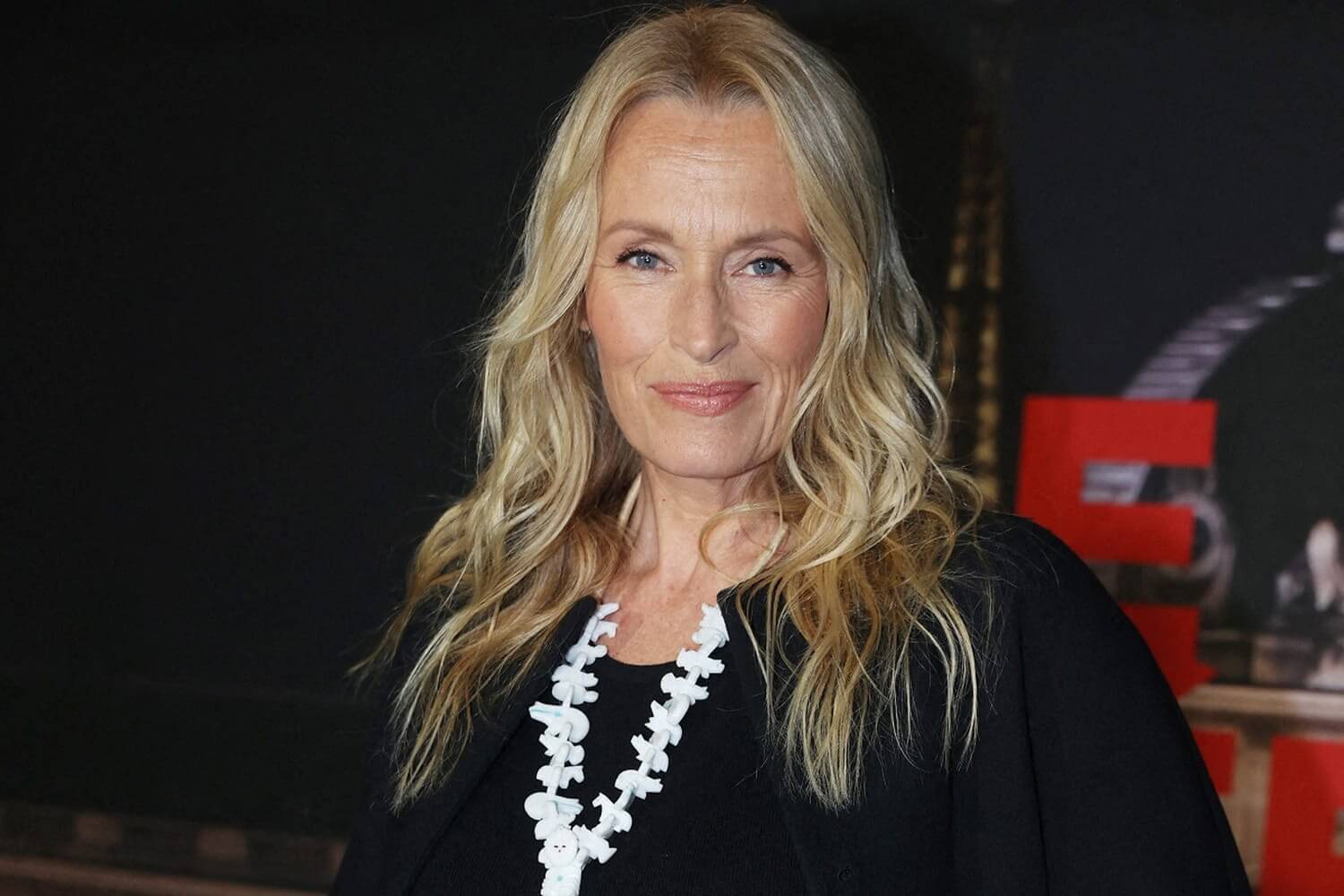 Estelle Lefébure agacée face à cette remarque sur son âge : "Ça ne veut ...