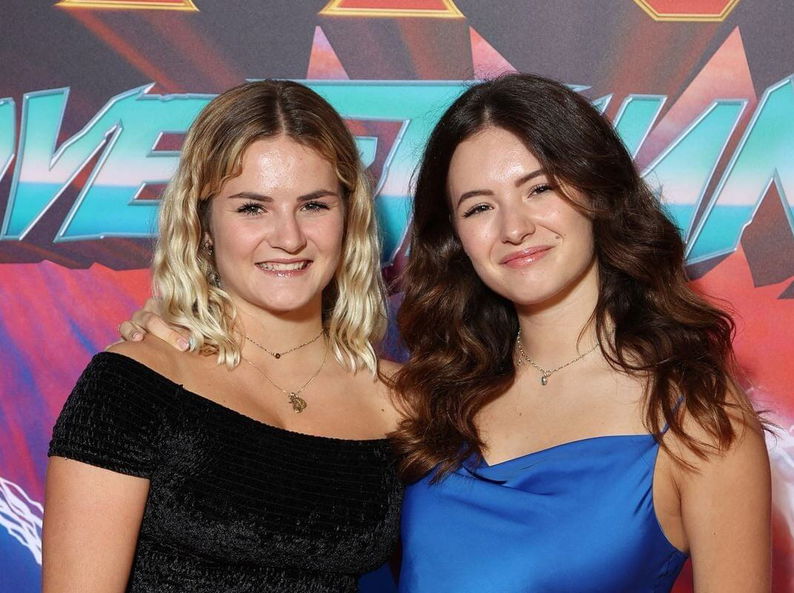 Elsa Bois : sa sœur Alizée apparaît avec un bandage sur la tête à l ...