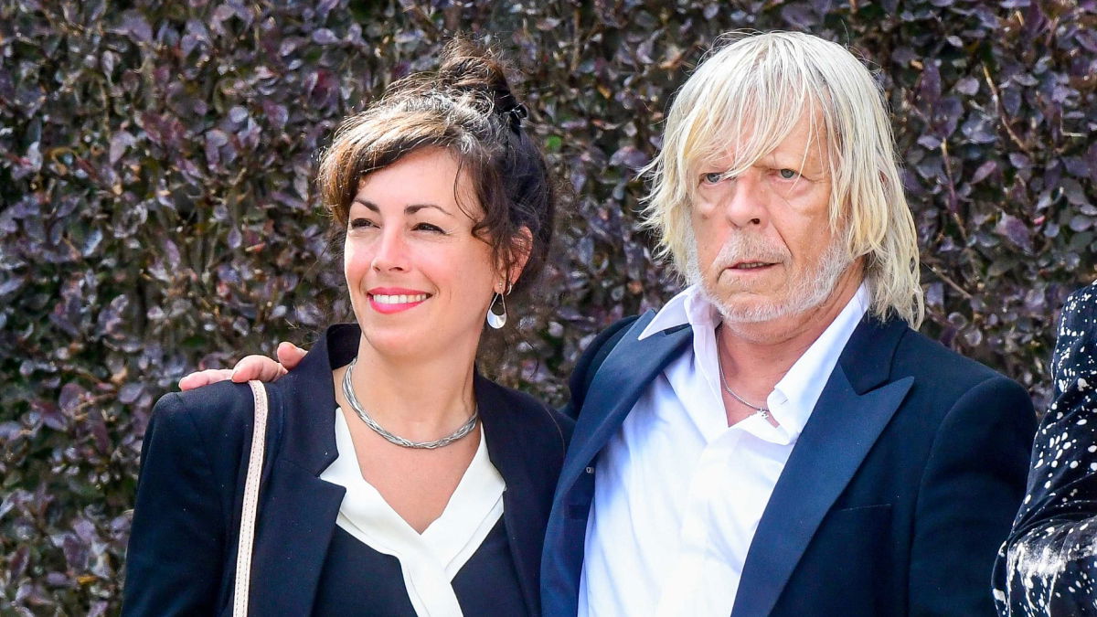 Renaud face à une nouvelle addiction : son épouse Cerise lui fait "la guerre"