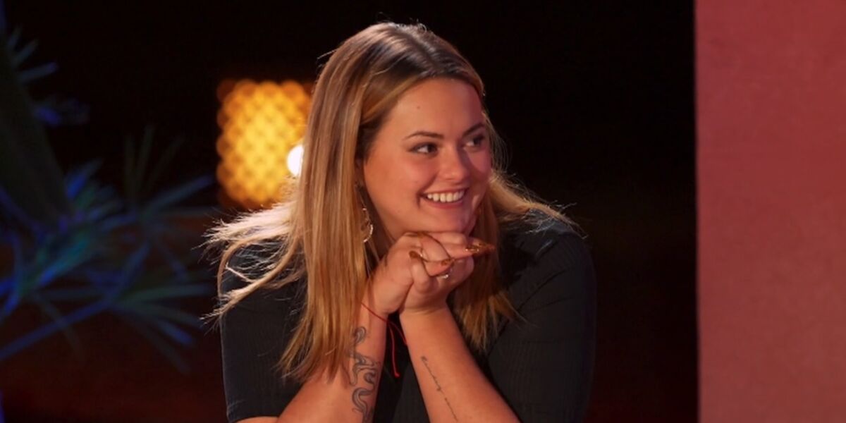 Lou Pernaut (The Power) critiquée par une internaute, elle réplique ...