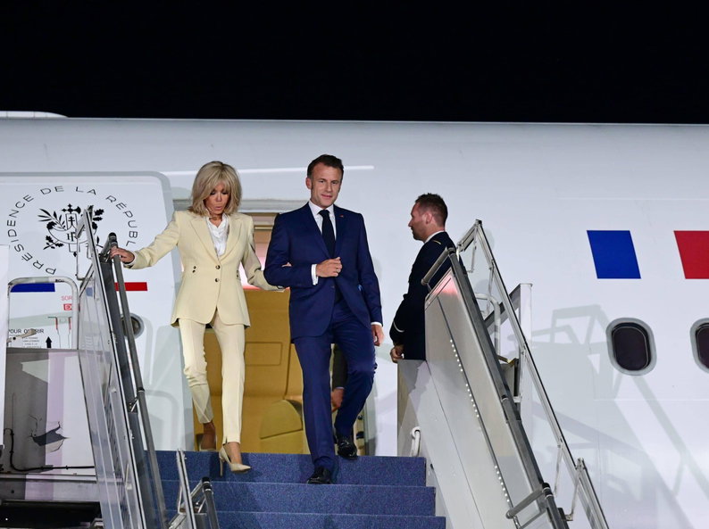 Emmanuel Macron giflé par Brigitte Macron ? Leur réponse est claire et ...