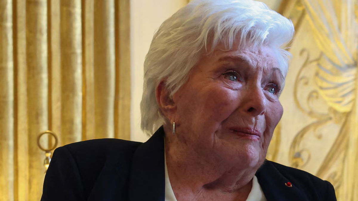 Line Renaud en larmes face à Rachida Dati pour un moment solennel ...