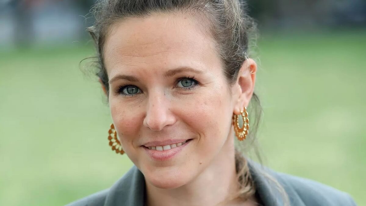 Lorie Pester : ses tendres confidences sur sa famille recomposée avec ...