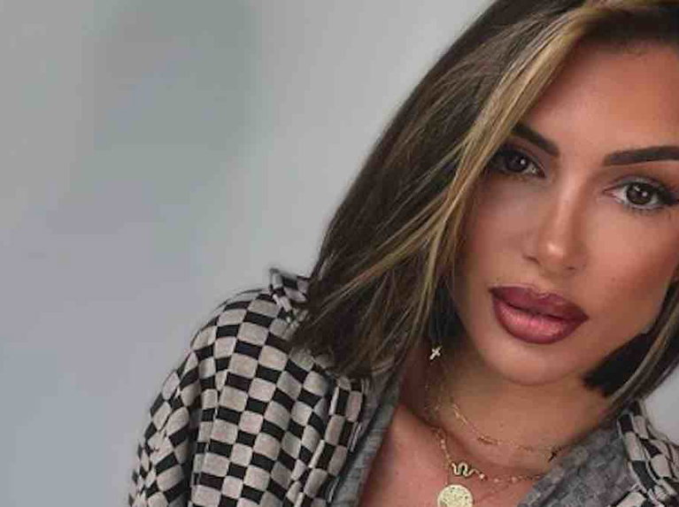 Maeva Martinez évoque son enfance douloureuse : "On a été à la rue"