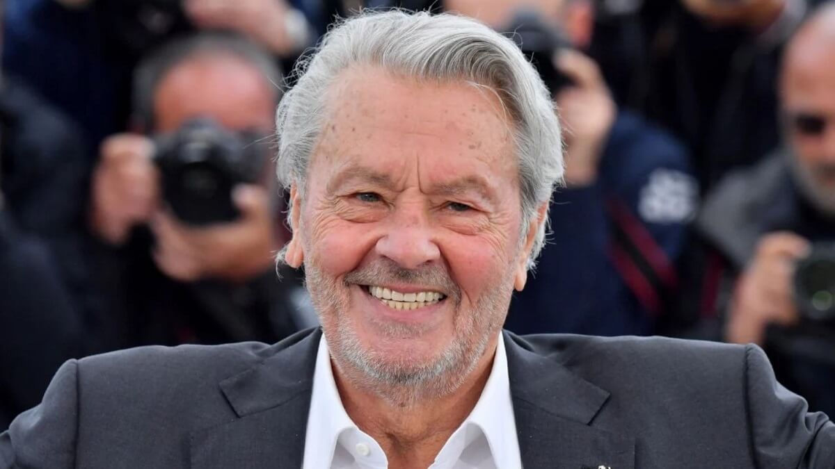 Alain Delon : un hommage organisé pour l’anniversaire de sa mort alors ...
