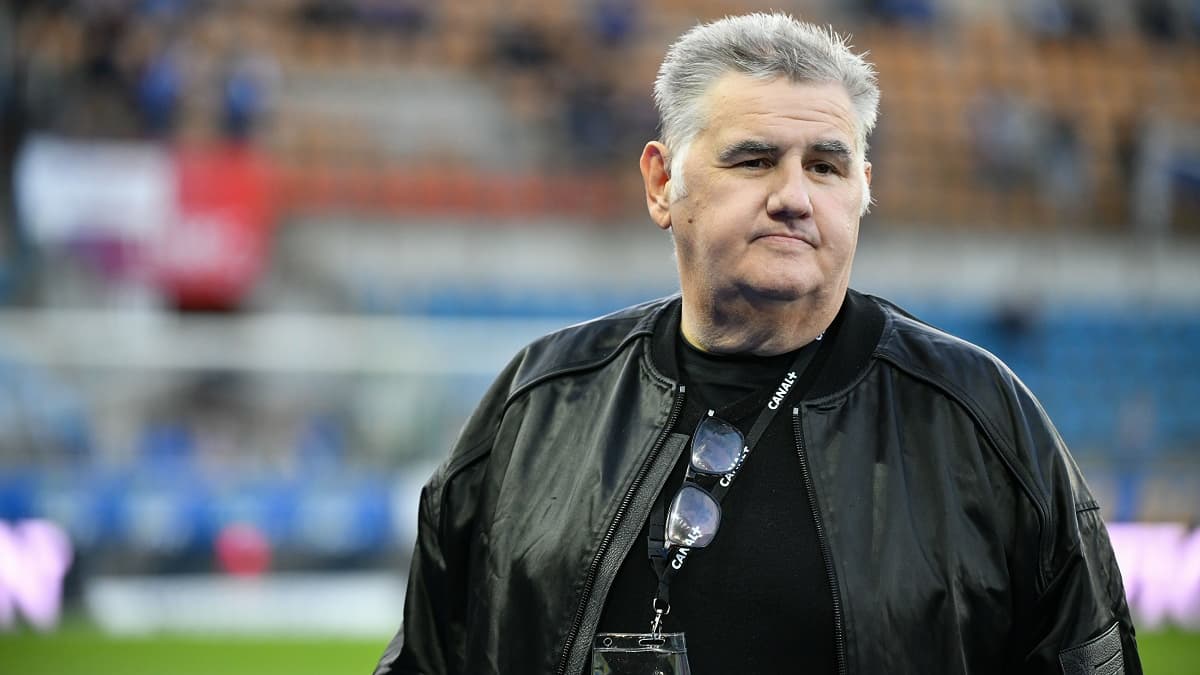 Pierre Ménès en pleine polémique, il insulte Djibril Cissé : "C’est un abruti"