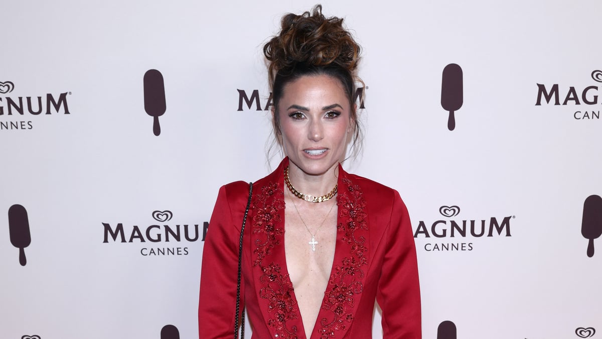 Capucine Anav balance sur sa romance avec Florent Manaudou : "Je ne ...