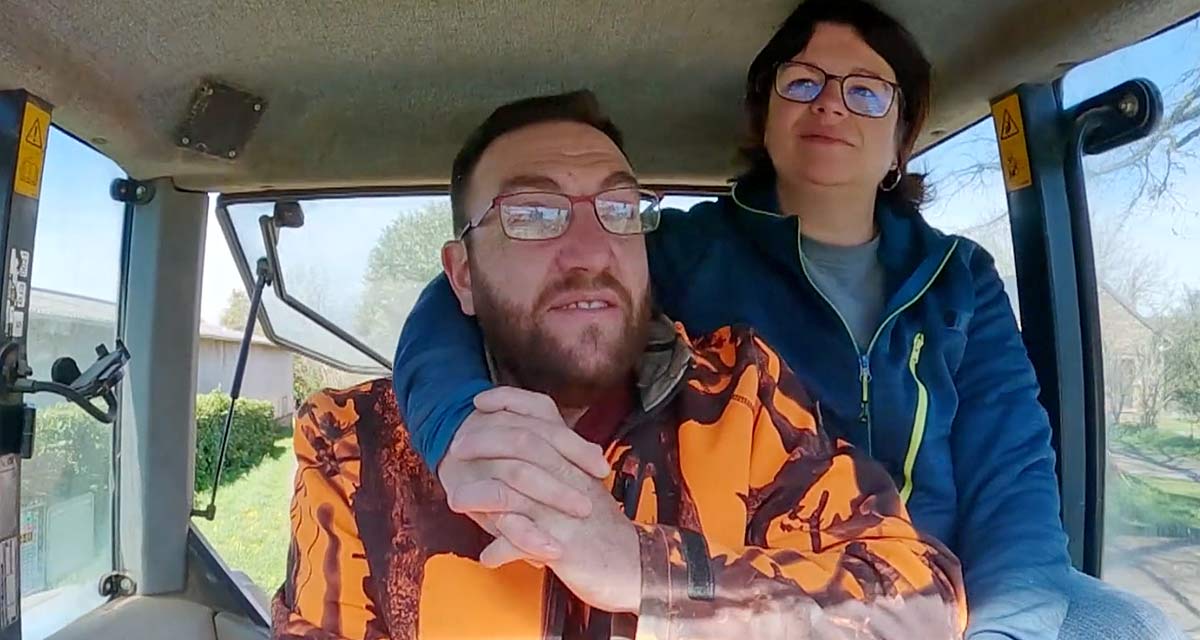 L'amour est dans le pré : Évelyne séparée d'Anthony... Julien Doré lui ...