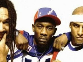 Doc Gynéco : le rappeur s'affiche méconnaissable dans les rues de Paris