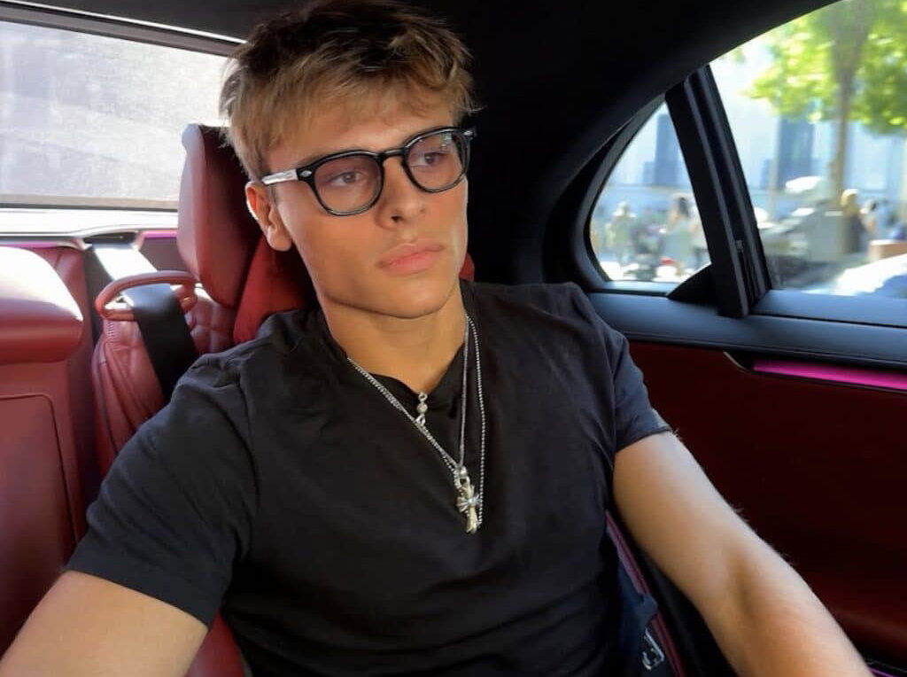 Johnny Hallyday : Cameron Smet fait sensation avec un look similaire à ...